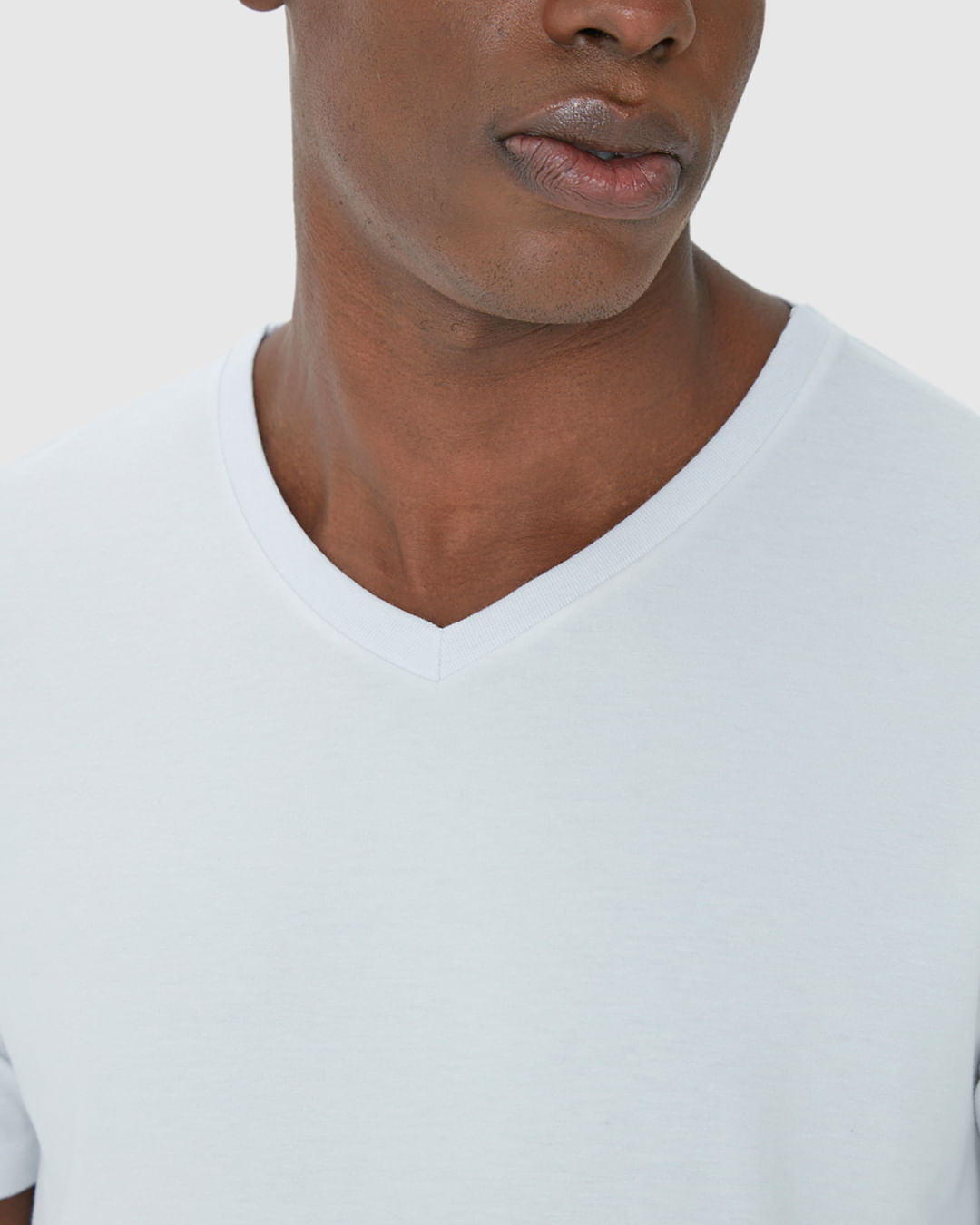 Camiseta Movimento Masculina Decote V Em Malha Anti Odor BRANCO - Malwee